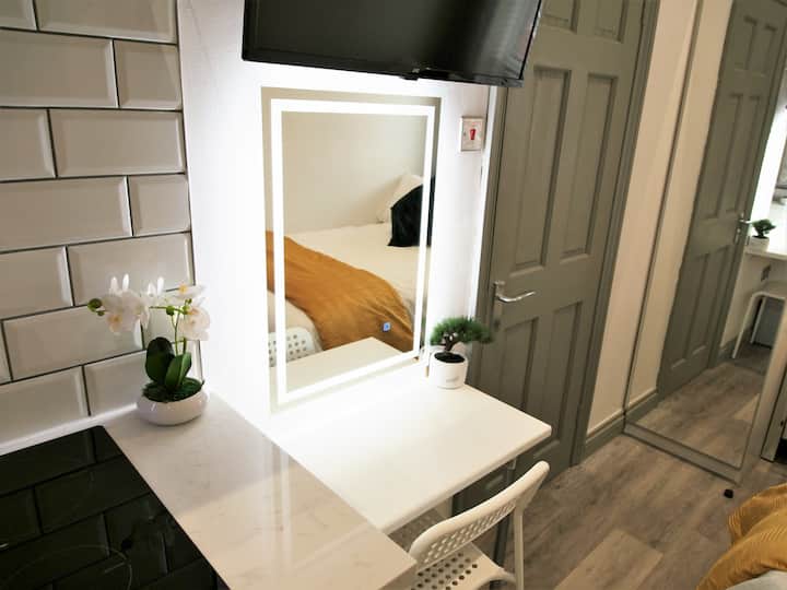Beautiful Studio Apt -Near Piccadilly. Inc Parking - Manchester