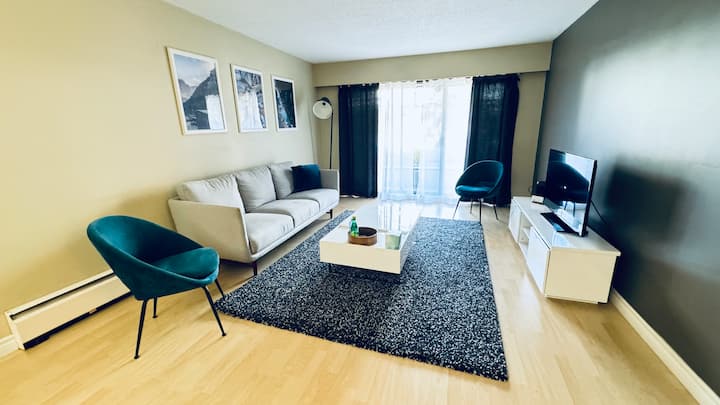 Spacious Family Friendly 2 Bedroom - North Vancouver