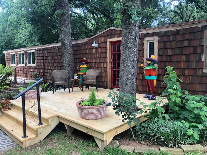 Cutest Single-wide Guest House - Fort Worth, TX