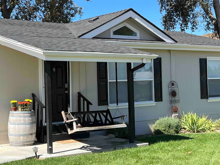 Wine Country Escape - Cozy, Comfortable 3 Bedroom - Atascadero, CA