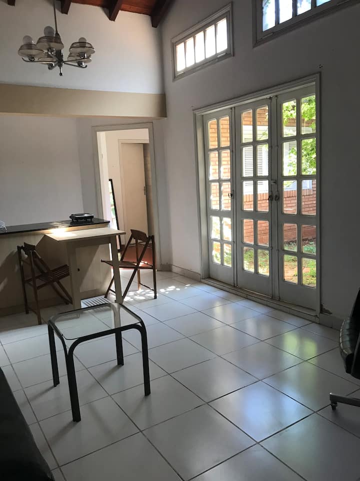 Céntrico Refugio De Jardín Privado - Asunción