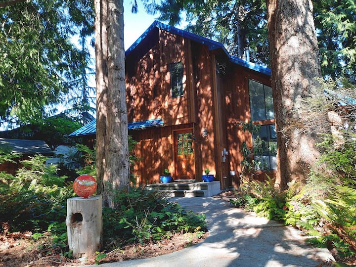 Humblebee Hideout - Gibsons