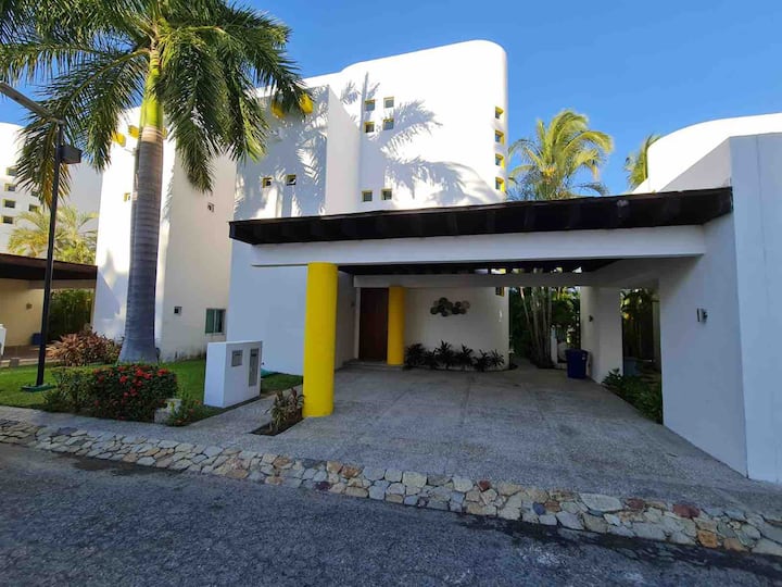 Linda Villa! - Xcaret
Mayan Vidanta 
Punta Diamate - Acapulco