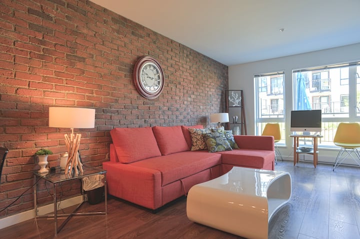 Downtown Condo - Victoria