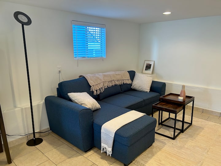 Spacious East Van Suite - Vancouver