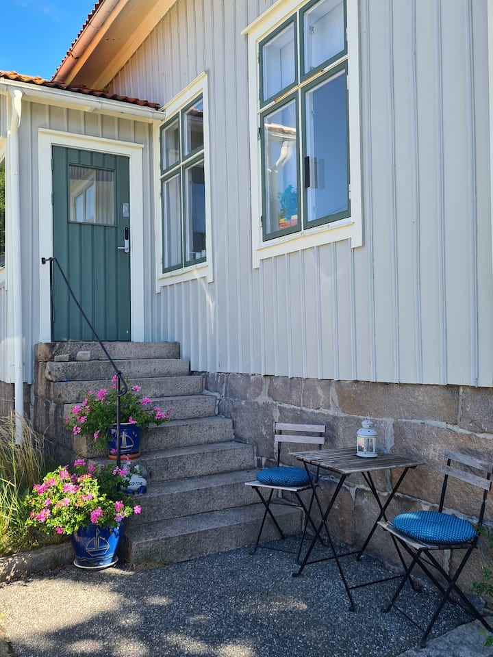 Mysig Atmosfär I Lugn&ro På Bohus-malmön - Lysekil