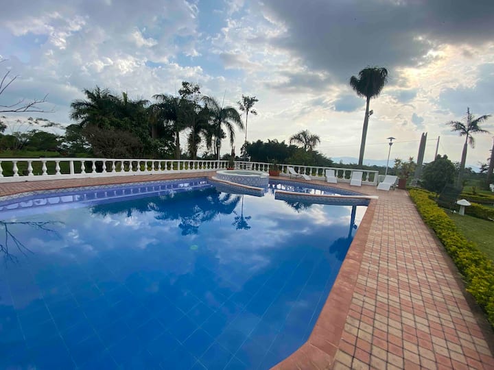 Finca Completa Con Piscina Y Jacuzzi En QuindÃo. - Armenia, Colombia