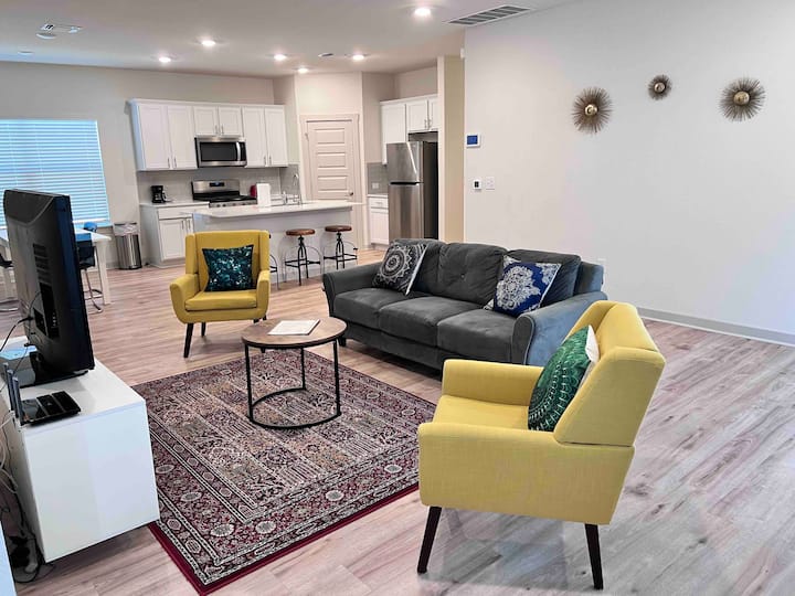 4|2 7  Beds House Close To Dt, Domain - Austin, TX