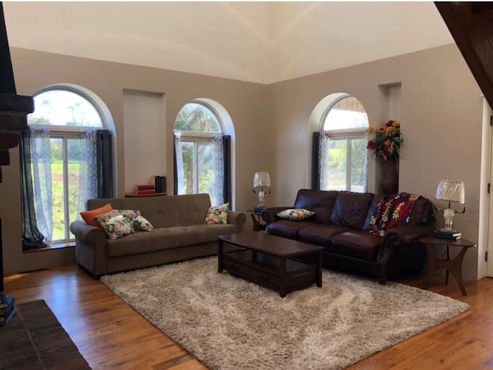 Deluxe Farm House Near Ohio University - Athens, OH
