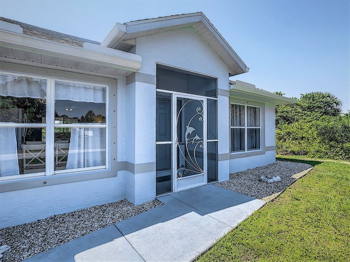 Cozy Gem Near Mineral Springs & Beaches - North Port, FL