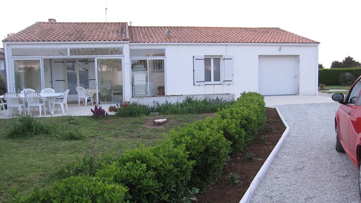 Maison Avec Jardin Arboré De 1500m2 - Île de Ré
