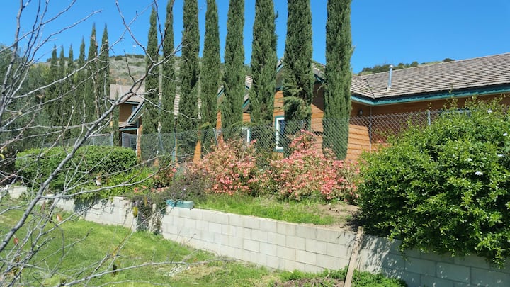 Custom Home, Pool, View, Orchard, Private, Pets Ok - 폴브룩
