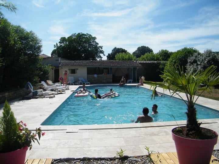 Gîte, Piscine, Clim, Dans Le Vignoble - France