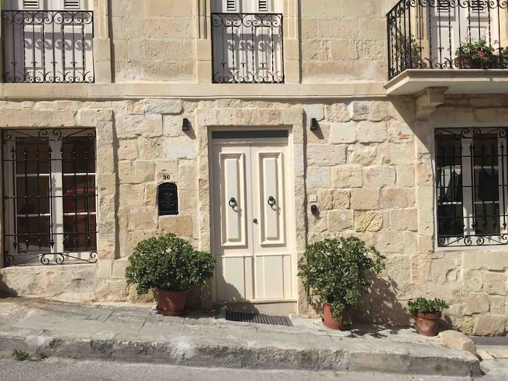 Valletta House Close To The Sea - Valletta