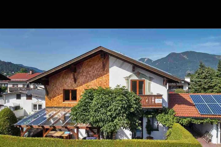 Ferienwohnung Zum Servus - Garmisch-Partenkirchen