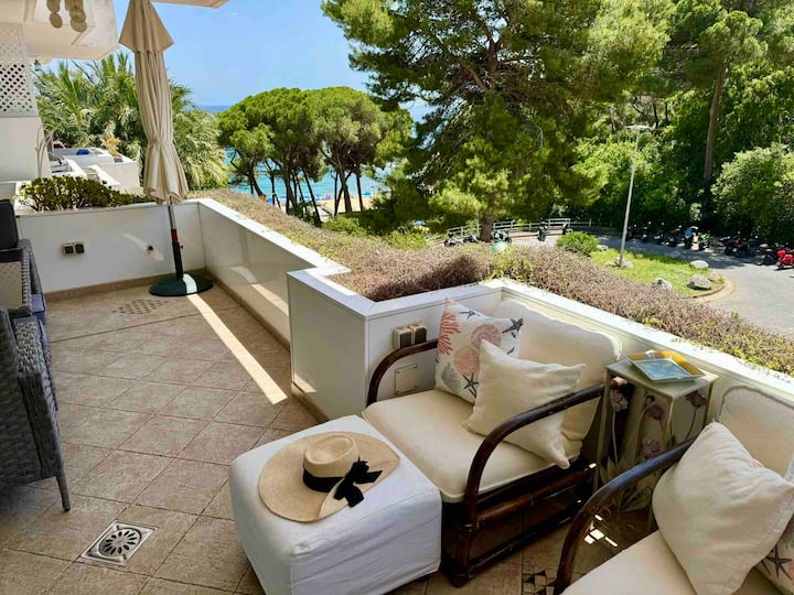 Apartamento En La Playa, Con Piscina Y Parking - Blanes