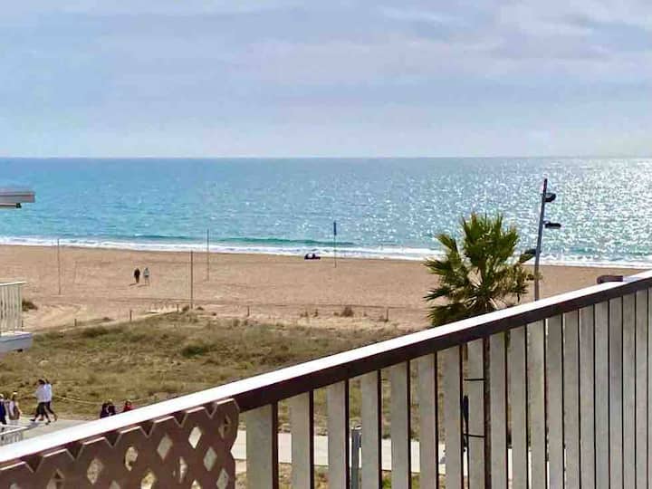 Beachfront Apartment Castelldefels - Castelldefels