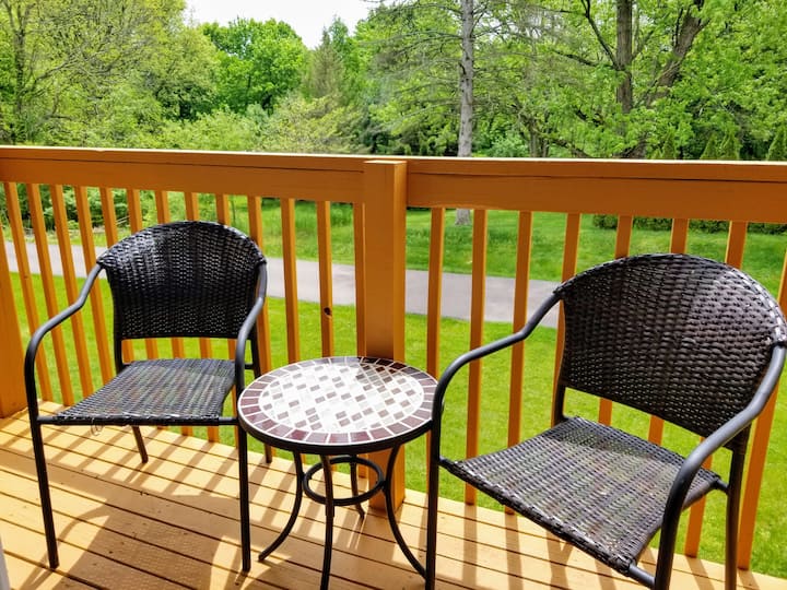 100-4|beautiful 2br Unit Overlooking Creek - Canton, OH