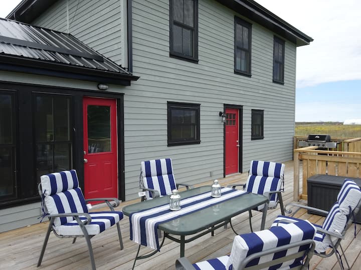 Kenaby Farmhouse - Prince Edward County - Prince Edward