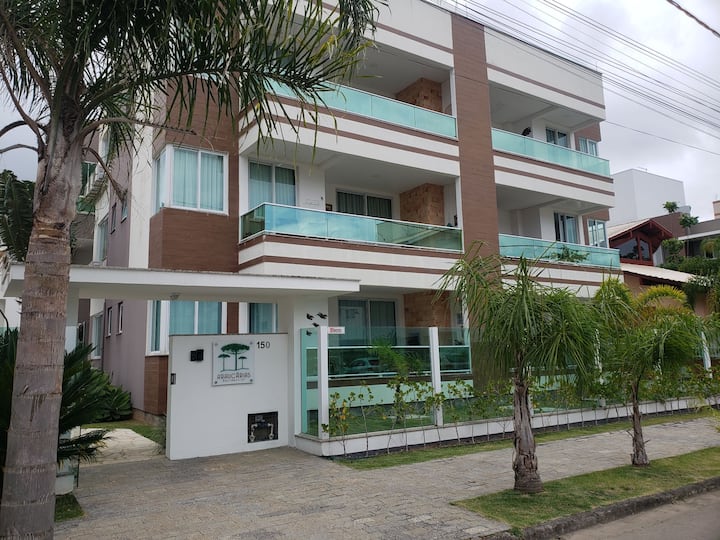 Ap 7 Quadras Da Praia C/2vagas Garagem - Governador Celso Ramos