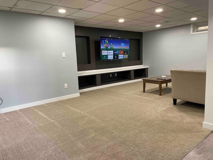 Comfort & Charm: Your Spacious Base-meant Getaway! - Regina