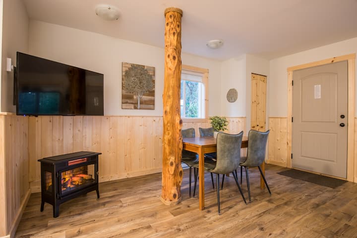 Modern 1 Bedroom Cabin Suite #5 Close To Beaches - Ucluelet