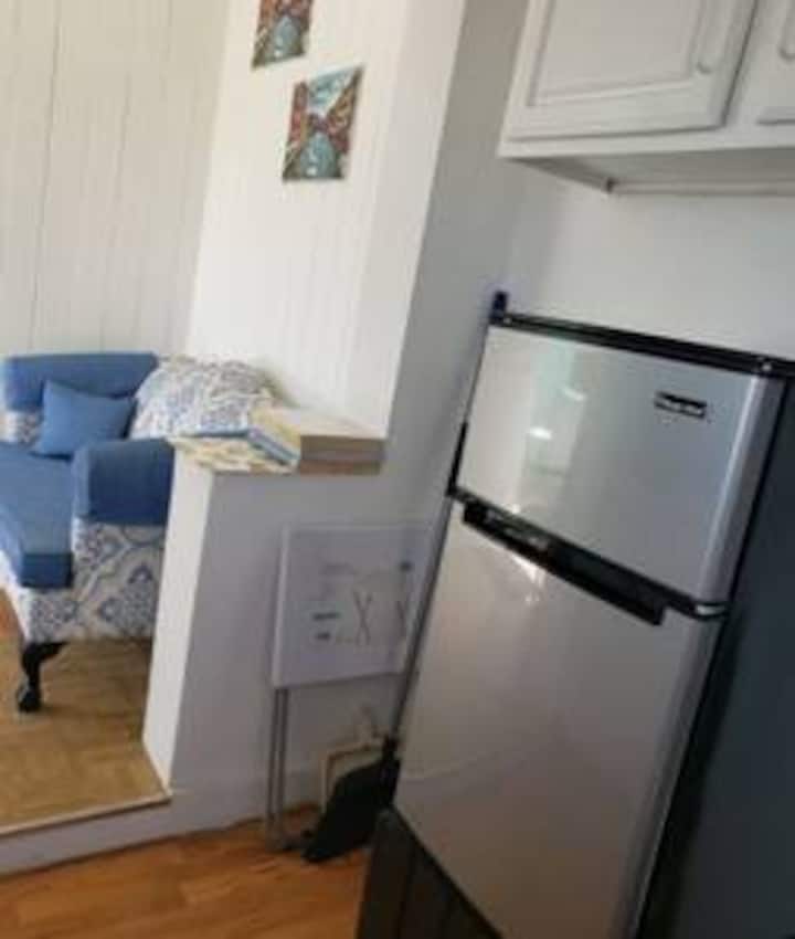 Hillside Studio, Two Minutes From The Beach - Nassau