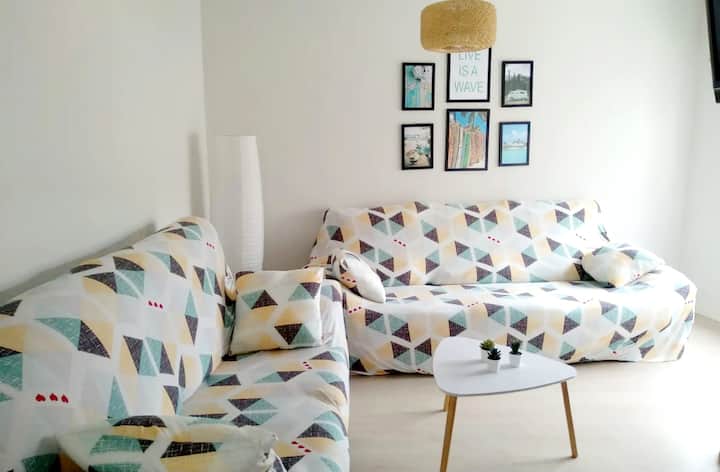 Hermoso Departamento Con Aparcamiento Gratuito En Las Proximidades, Muy Cerca De Las Playas Del Sardinero Y Universidades De Santander. - Santander