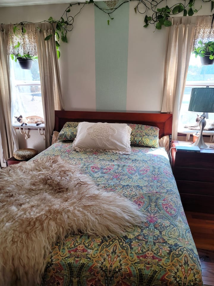 Yard, Parking, Sleeps 7-9 Comfortably, Easy Access To Balloon Fiesta - Rio Rancho, NM