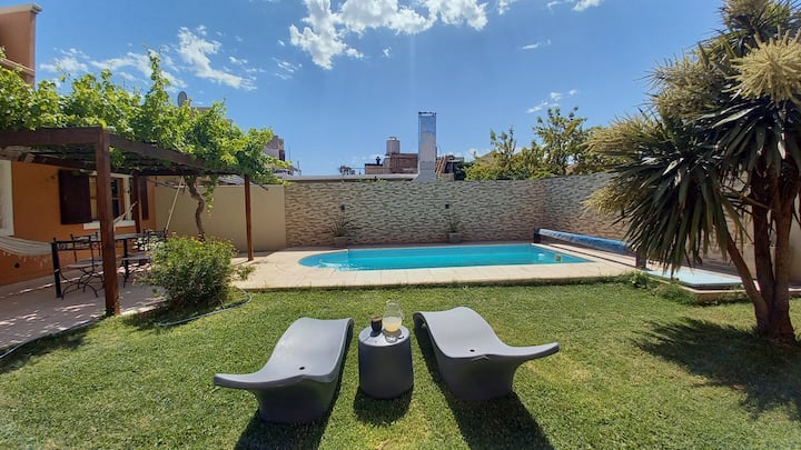 "Casa Girasoles" Tu Refugio Para El Descanso - Centenario