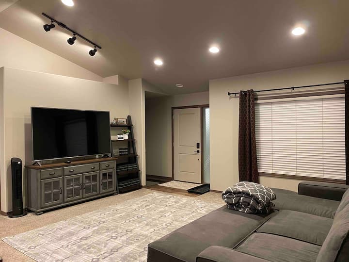 4king Bed+3bath Near Downtown|airport|falls Park - Sioux Falls, SD