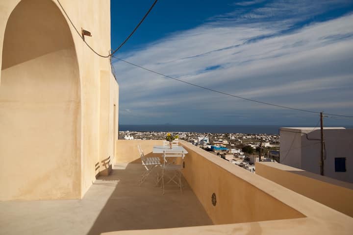 Castelli Porta - Unique Castle Stay With Sea View - Santorini