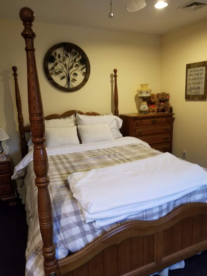 Comforts Of Home Guest House - East Stroudsburg, PA