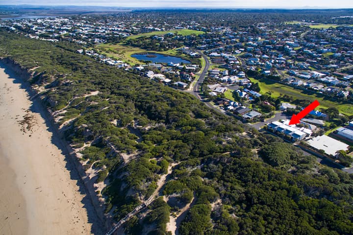 Oceanbeach83 - 3 Bedroom Beach House - Queenscliff