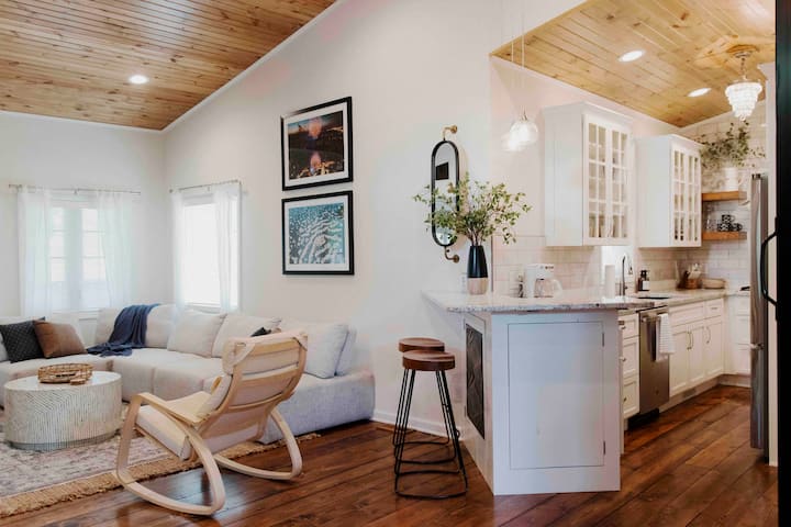 Boji Bungalow - Okoboji, IA