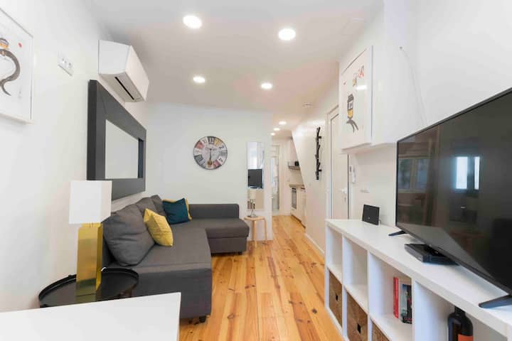 Location! 1br In The Heart Of Alfama W/ac - Slps 4 - Alfama