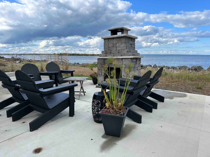 Private Beachfront Suite! - Bathurst, NB
