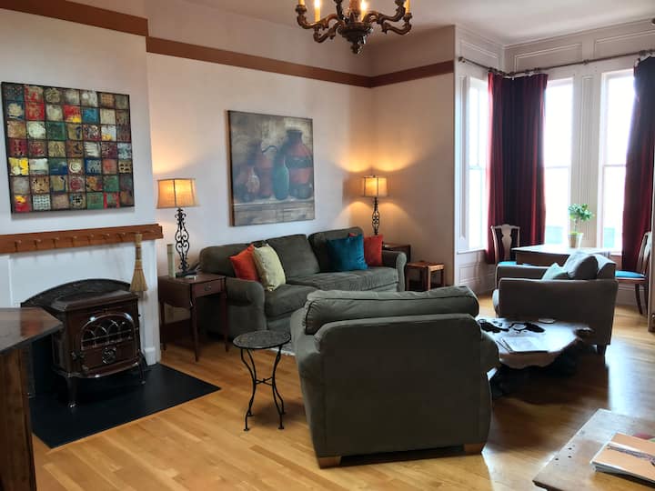 Casa Maya King Room. Heart Of Downtown Fort Bragg. - Fort Bragg, CA