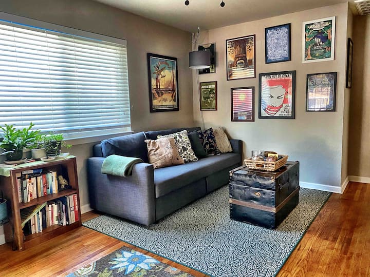 Charm And Warmth Await - Sacramento, CA