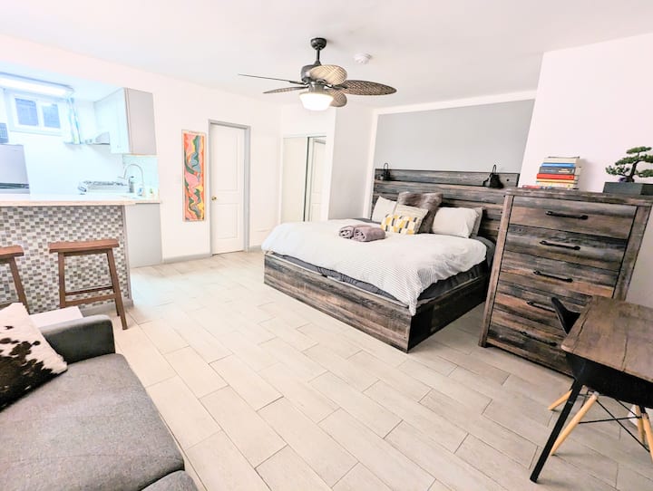 Studio W King Bed By Walkable Sunset Strip *Month+ - Santa Monica, CA