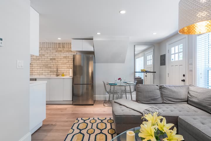 Modern Grand Boulevard Suite - North Vancouver