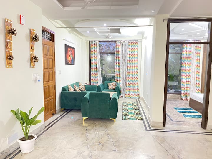 Park Facing Apartment - Noida