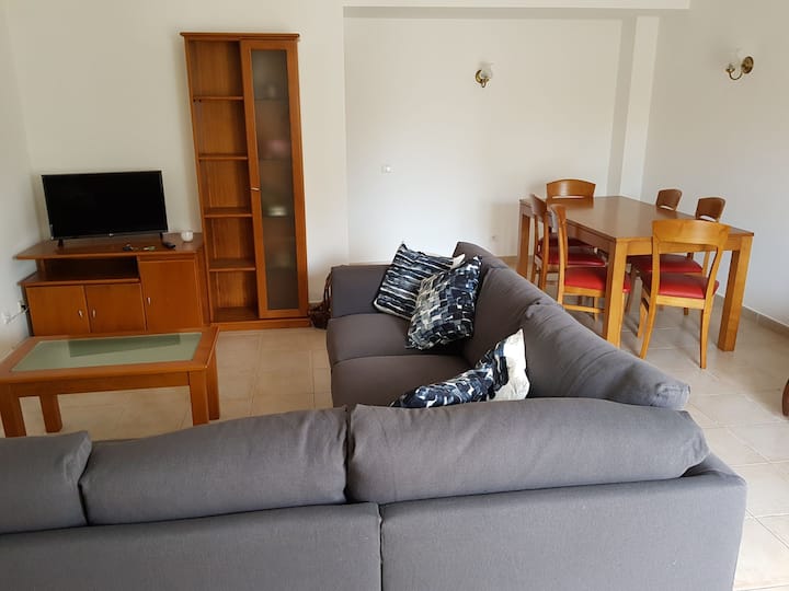 Apartamento Com Garagem A 100m Da Praia - Armação de Pêra
