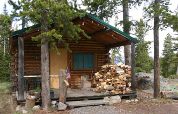 First Chance Cabin ~ Secluded Cabin Experience B&b - Gardiner, MT