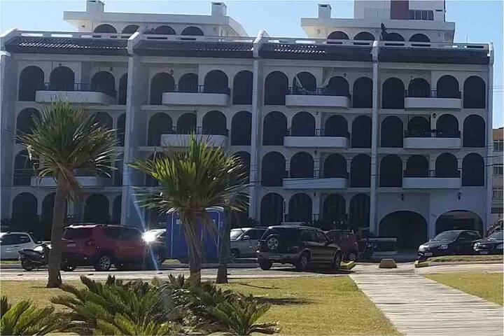 Apartamento Em Capão Da Canoa. Prédio à Beira Mar. - Xangri-lá