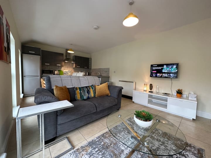 Town Centre 2 Bedroom Own Door Apartment - Westport, Ireland