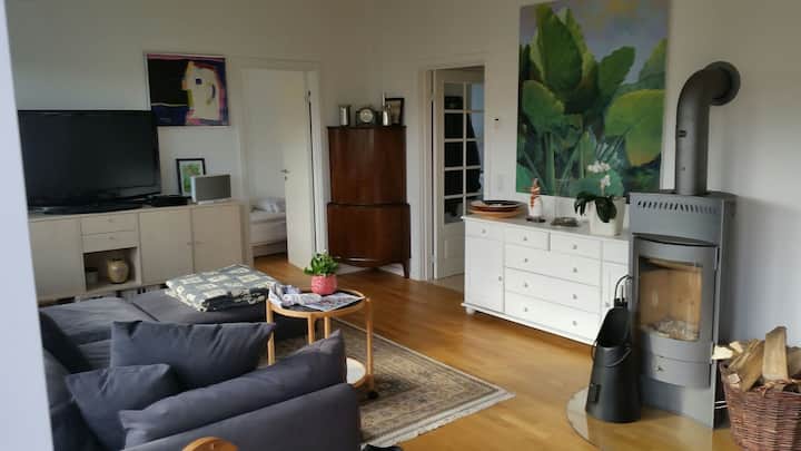 Hyggelig Hus Med Have Og Drivhus. - Aarhus