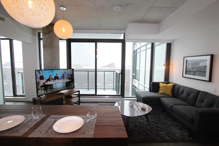 Awesome Location, Funky Space - Toronto