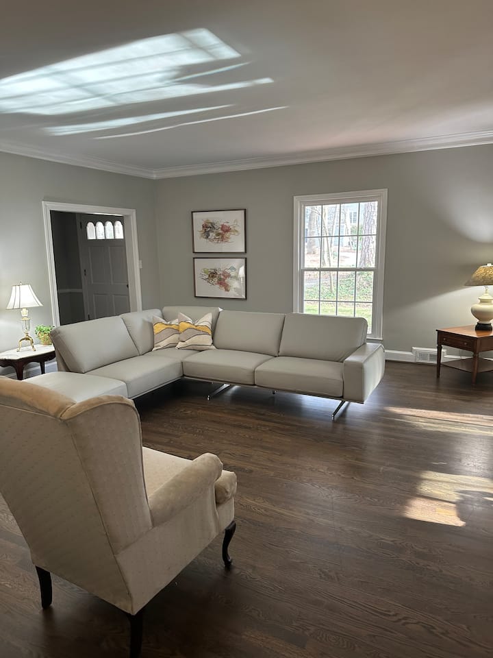 7br With Hot Tub Old Irving Park (Greensboro Cc) - Greensboro, NC