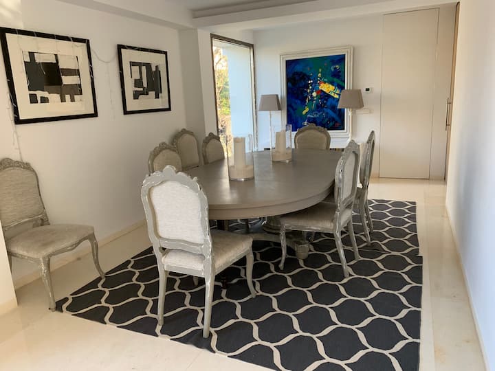 Beautiful Family Place Special Prices In Augost - Madrid